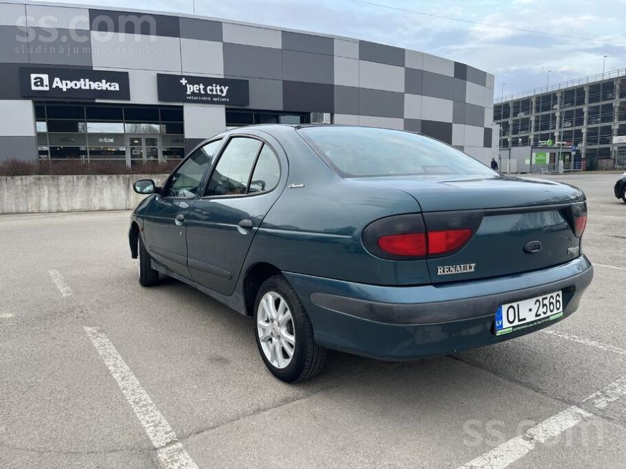 Green Renault Megane 1998 in Riga, with an engine capacity of 1.60 L and mileage of 265 thousand km for 750 €, photo 5 on AUTOMOTO.COM.LV