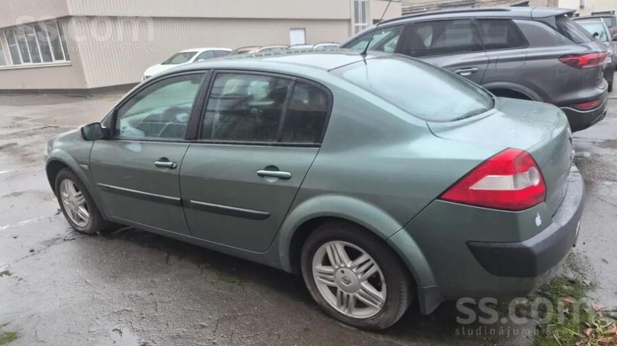 Green Renault Megane 2005 in Riga, with an engine capacity of 1.60 L and mileage of 188 thousand km for 1350 €, photo 5 on AUTOMOTO.COM.LV