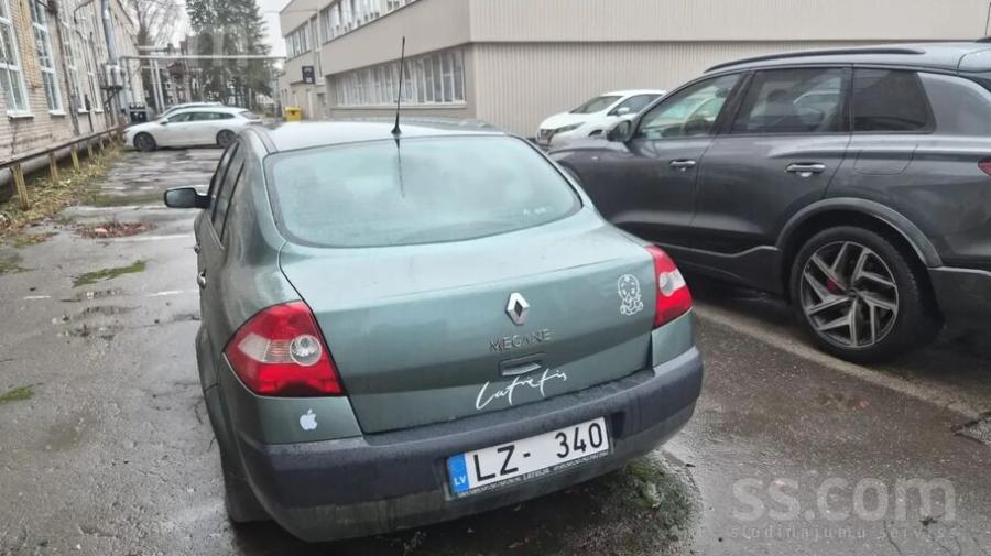 Green Renault Megane 2005 in Riga, with an engine capacity of 1.60 L and mileage of 188 thousand km for 1350 €, photo 8 on AUTOMOTO.COM.LV
