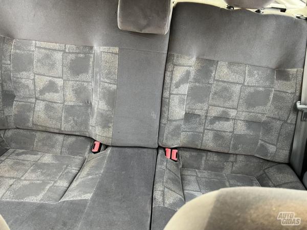Zaļš Renault Megane 2000 Kauņa, ar dzinēja tilpumu 1.60 L un nobraukumu 191 tūkst. km par 700 €, foto 6 vietnē AUTOMOTO.COM.LV