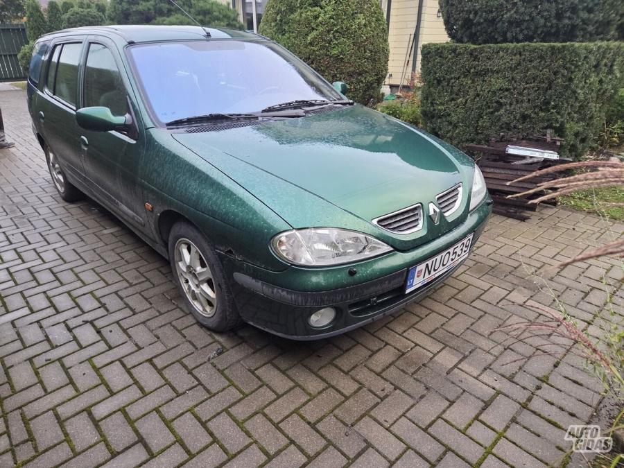 Zaļš Renault Megane 2001 Kauņa, ar dzinēja tilpumu 1.60 L un nobraukumu 233 tūkst. km par 800 €, foto 1 vietnē AUTOMOTO.COM.LV