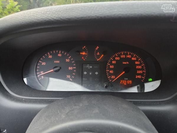 Zaļš Renault Megane 2001 Kauņa, ar dzinēja tilpumu 1.60 L un nobraukumu 233 tūkst. km par 800 €, foto 7 vietnē AUTOMOTO.COM.LV