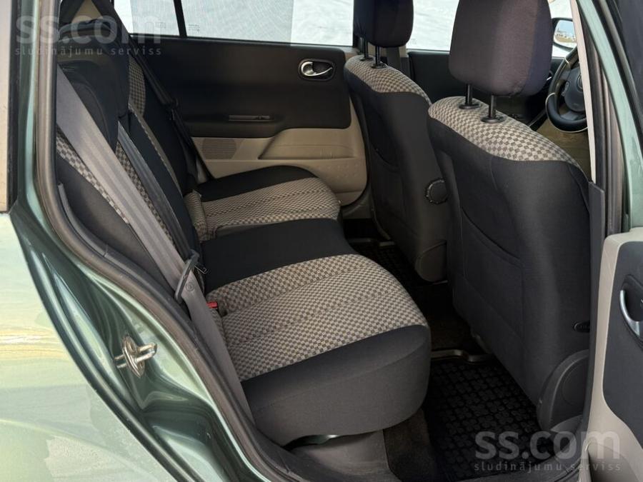 Green Renault Megane 2004 in Liepaja, with an engine capacity of 1.50 L and mileage of 89 thousand km for 2850 €, photo 12 on AUTOMOTO.COM.LV