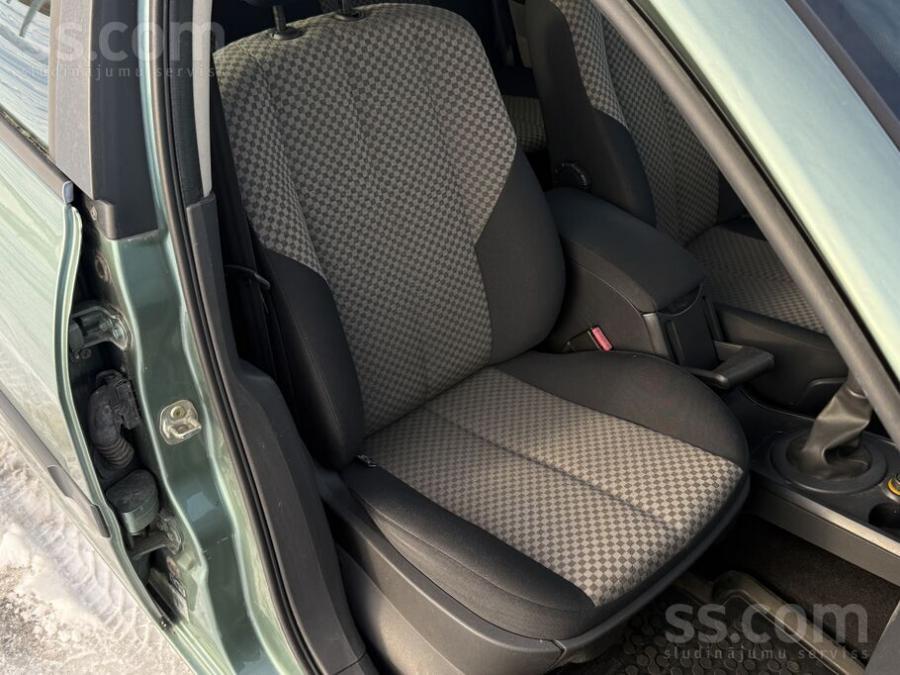 Green Renault Megane 2004 in Liepaja, with an engine capacity of 1.50 L and mileage of 89 thousand km for 2850 €, photo 14 on AUTOMOTO.COM.LV
