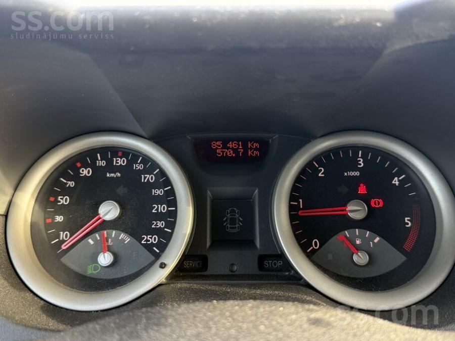 Green Renault Megane 2004 in Liepaja, with an engine capacity of 1.50 L and mileage of 89 thousand km for 2850 €, photo 20 on AUTOMOTO.COM.LV