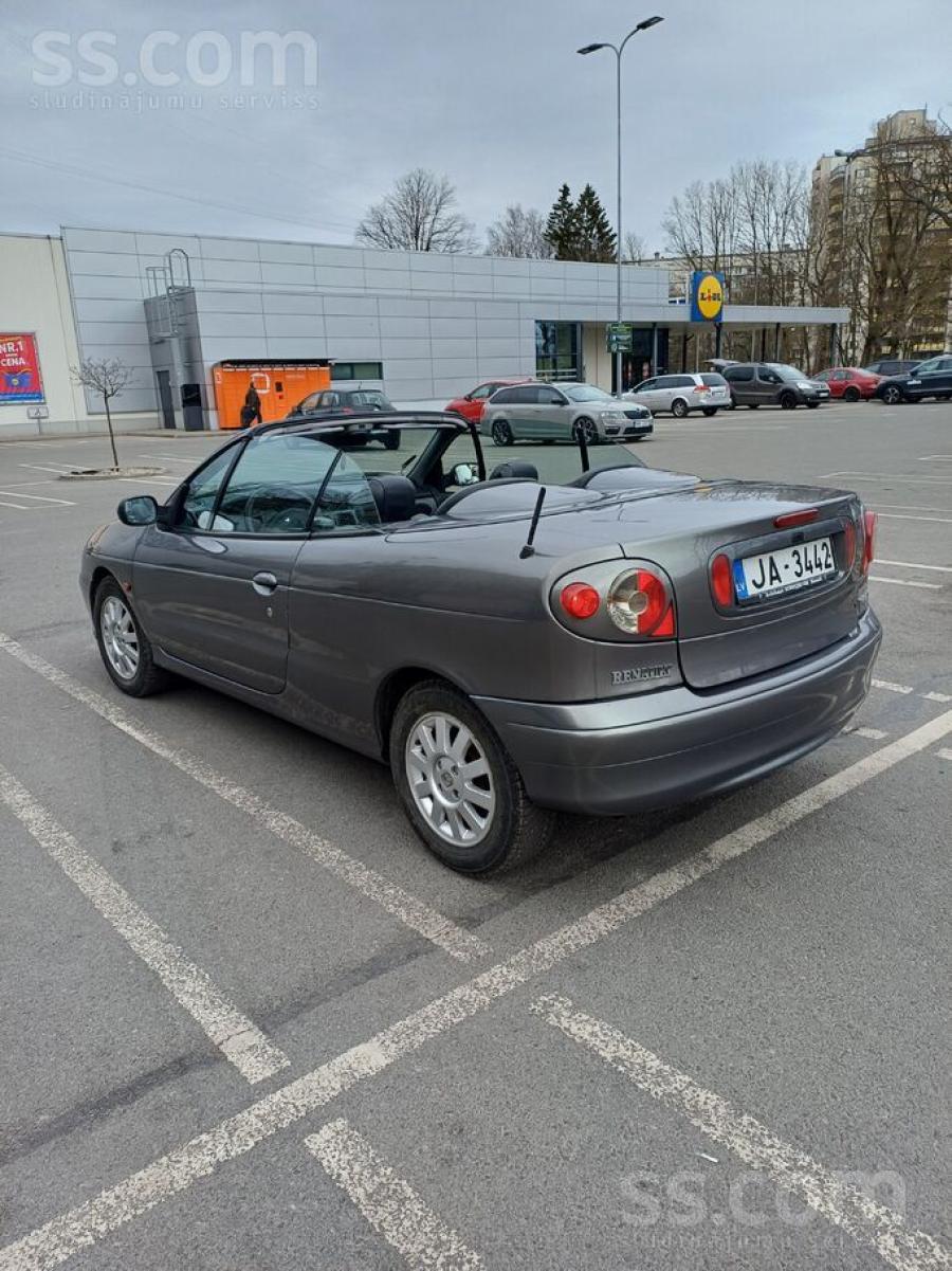 Pelēks Renault Megane 2001 Rīga, ar dzinēja tilpumu 1.60 L un nobraukumu 185 tūkst. km par 1450 €, foto 3 vietnē AUTOMOTO.COM.LV