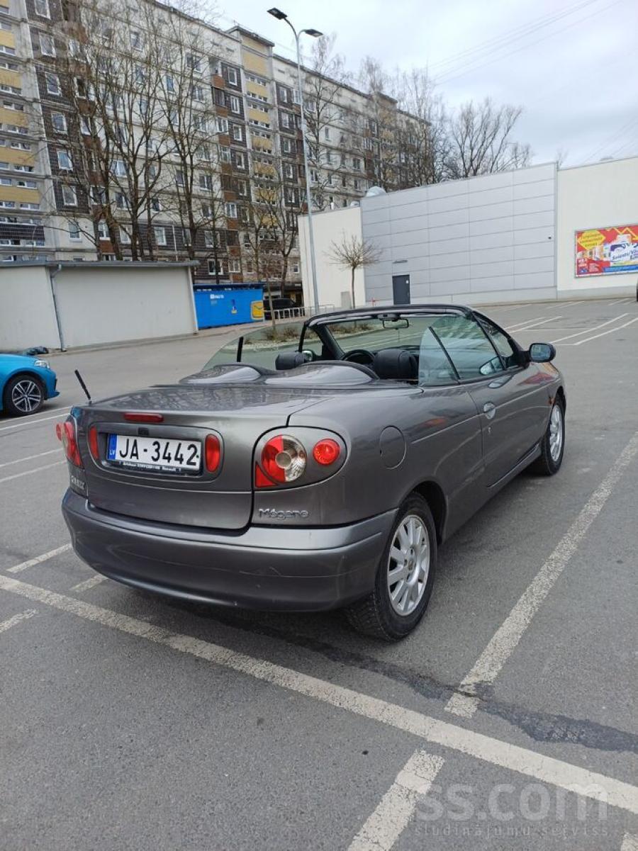 Pelēks Renault Megane 2001 Rīga, ar dzinēja tilpumu 1.60 L un nobraukumu 185 tūkst. km par 1450 €, foto 4 vietnē AUTOMOTO.COM.LV