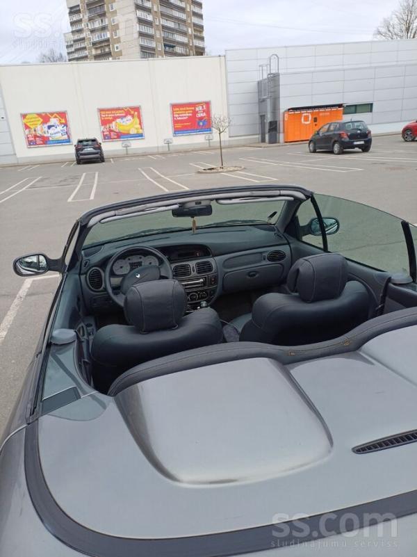 Pelēks Renault Megane 2001 Rīga, ar dzinēja tilpumu 1.60 L un nobraukumu 185 tūkst. km par 1350 €, foto 4 vietnē AUTOMOTO.COM.LV