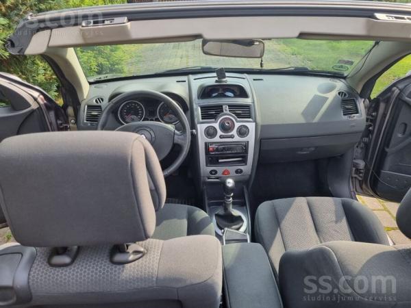 Pelēks Renault Megane 2004 Rīga, ar dzinēja tilpumu 1.90 L un nobraukumu 301 tūkst. km par 1700 €, foto 10 vietnē AUTOMOTO.COM.LV