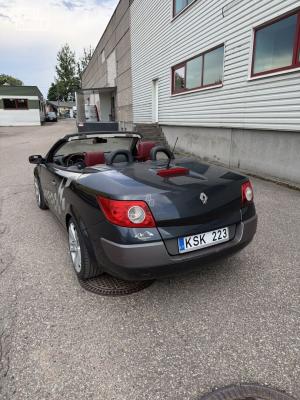 Pelēks Renault Megane 2005 Viļņa, ar dzinēja tilpumu 1.60 L un nobraukumu 199 tūkst. km par 1700 €, foto 4 vietnē AUTOMOTO.COM.LV