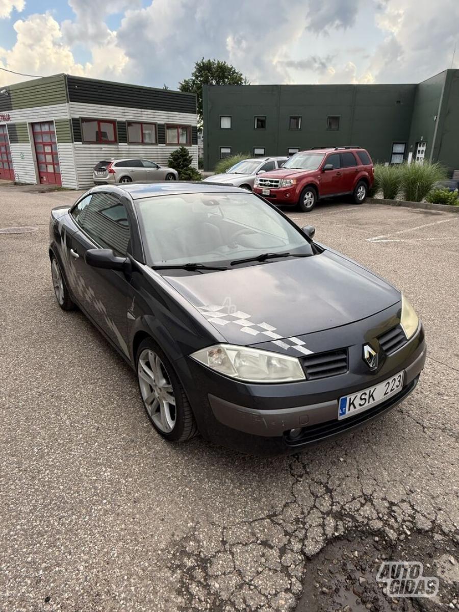 Pelēks Renault Megane 2005 Viļņa, ar dzinēja tilpumu 1.60 L un nobraukumu 199 tūkst. km par 1700 €, foto 6 vietnē AUTOMOTO.COM.LV