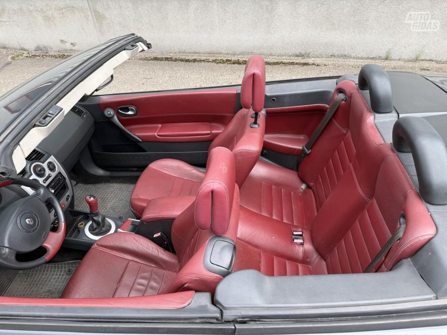 Pelēks Renault Megane 2005 Viļņa, ar dzinēja tilpumu 1.60 L un nobraukumu 199 tūkst. km par 1700 €, foto 9 vietnē AUTOMOTO.COM.LV