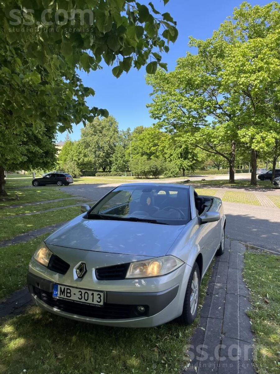 Grey Renault Megane 2006 in Ventspils, with an engine capacity of 1.90 L and mileage of 304 thousand km for 1900 €, photo 2 on AUTOMOTO.COM.LV