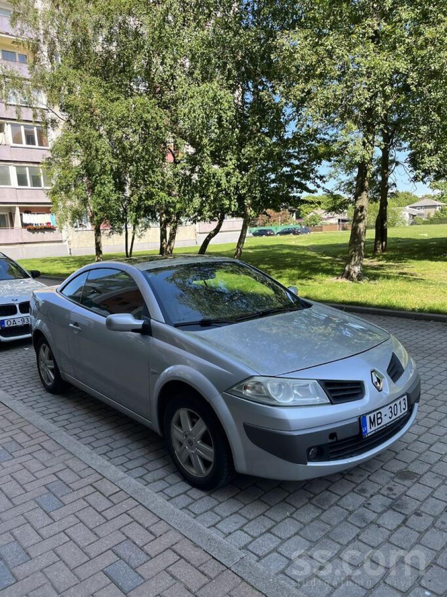 Grey Renault Megane 2006 in Ventspils, with an engine capacity of 1.90 L and mileage of 304 thousand km for 1900 €, photo 8 on AUTOMOTO.COM.LV