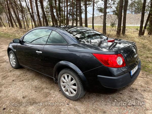 Grey Renault Megane 2006 in Tallinn, with an engine capacity of 1.90 L and mileage of 292 thousand km for 3000 €, photo 8 on AUTOMOTO.COM.LV