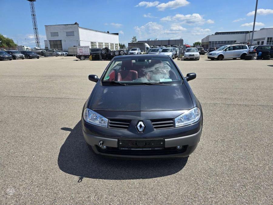 Pelēks Renault Megane 2006 Marijampole, ar dzinēja tilpumu 2.00 L un nobraukumu 135 tūkst. km par 1400 €, foto 3 vietnē AUTOMOTO.COM.LV