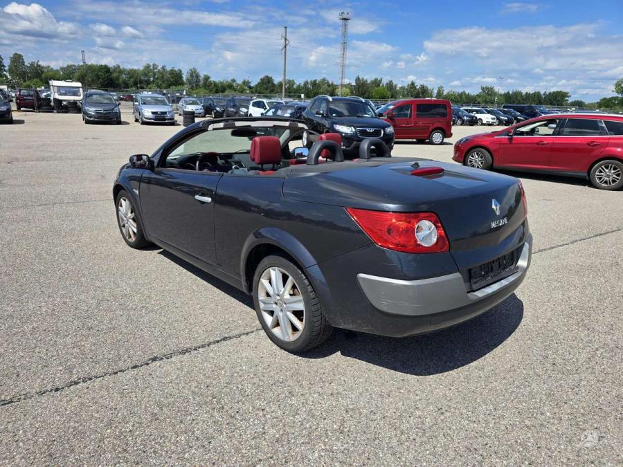 Pelēks Renault Megane 2006 Marijampole, ar dzinēja tilpumu 2.00 L un nobraukumu 135 tūkst. km par 1400 €, foto 5 vietnē AUTOMOTO.COM.LV