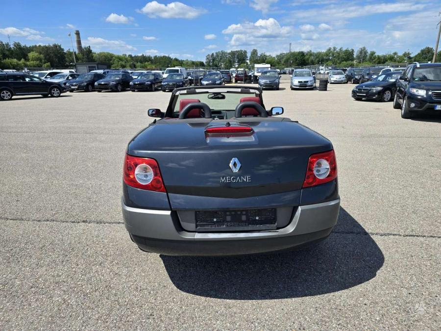 Pelēks Renault Megane 2006 Marijampole, ar dzinēja tilpumu 2.00 L un nobraukumu 135 tūkst. km par 1400 €, foto 6 vietnē AUTOMOTO.COM.LV