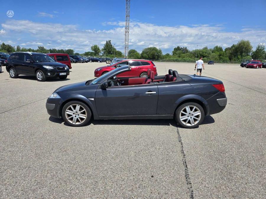 Pelēks Renault Megane 2006 Marijampole, ar dzinēja tilpumu 2.00 L un nobraukumu 135 tūkst. km par 1400 €, foto 8 vietnē AUTOMOTO.COM.LV