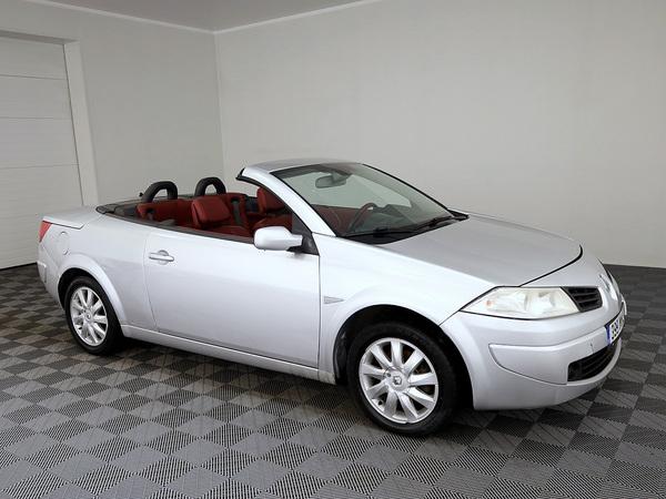 Grey Renault Megane 2006 in Tallinn, with an engine capacity of 1.90 L and mileage of 427 thousand km for 1399 €, photo 1 on AUTOMOTO.COM.LV