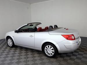 Grey Renault Megane 2006 in Tallinn, with an engine capacity of 1.90 L and mileage of 427 thousand km for 1399 €, photo 5 on AUTOMOTO.COM.LV
