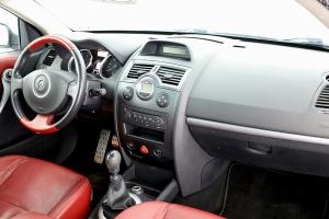 Grey Renault Megane 2006 in Tallinn, with an engine capacity of 1.90 L and mileage of 427 thousand km for 1399 €, photo 8 on AUTOMOTO.COM.LV