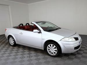 Grey Renault Megane 2006 in Tallinn, with an engine capacity of 1.90 L and mileage of 427 thousand km for 1399 €, photo 11 on AUTOMOTO.COM.LV