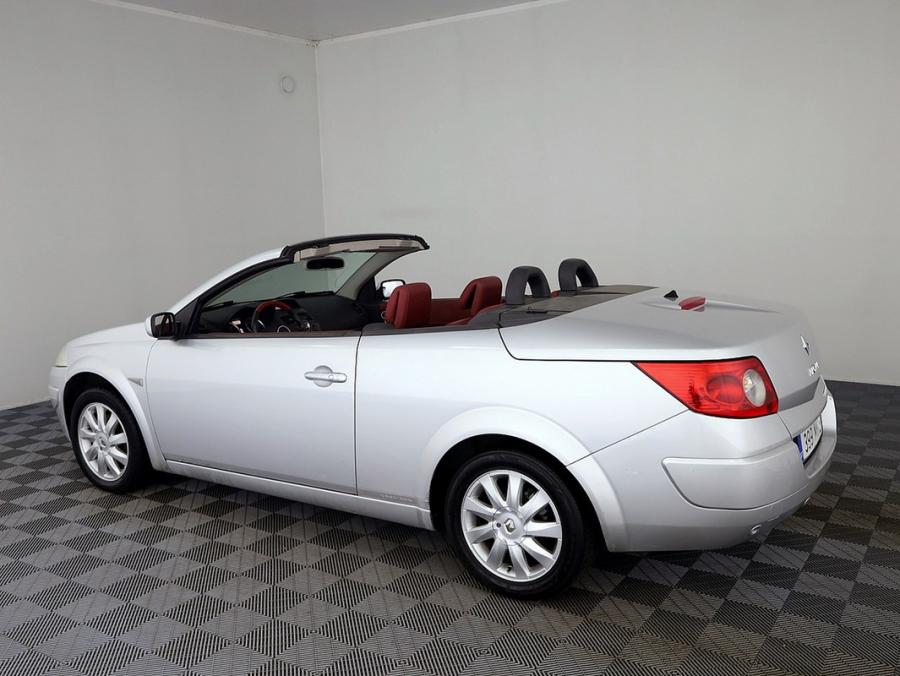 Grey Renault Megane 2006 in Tallinn, with an engine capacity of 1.90 L and mileage of 427 thousand km for 1399 €, photo 14 on AUTOMOTO.COM.LV
