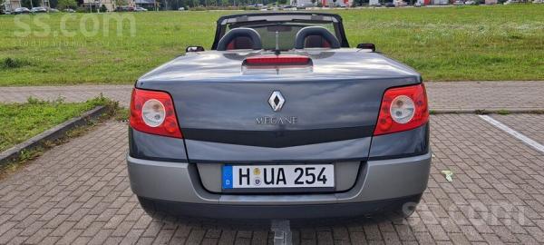 Grey Renault Megane 2006 in Riga, with an engine capacity of 2.00 L and mileage of 0 thousand km for 2850 €, photo 4 on AUTOMOTO.COM.LV