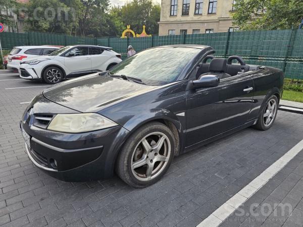 Grey Renault Megane 2008 in Riga, with an engine capacity of 1.60 L and mileage of 295 thousand km for 2300 €, photo 2 on AUTOMOTO.COM.LV