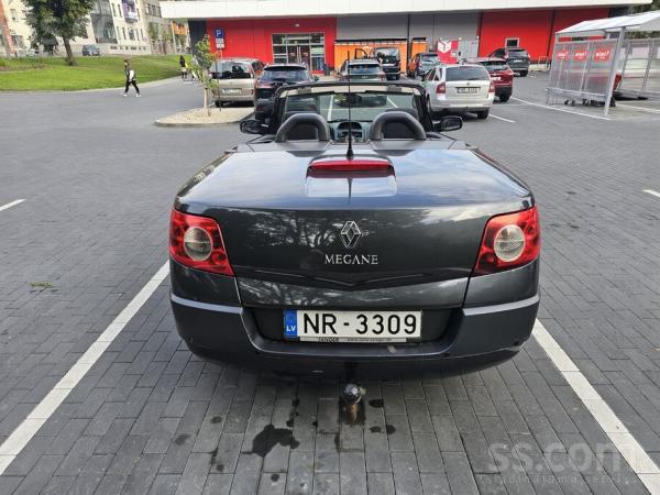 Grey Renault Megane 2008 in Riga, with an engine capacity of 1.60 L and mileage of 295 thousand km for 2300 €, photo 6 on AUTOMOTO.COM.LV