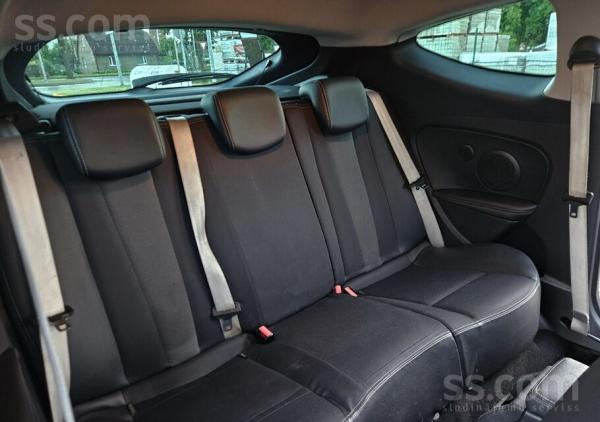 Pelēks Renault Megane 2012 Rīga, ar dzinēja tilpumu 1.50 L un nobraukumu 257 tūkst. km par 2900 €, foto 9 vietnē AUTOMOTO.COM.LV