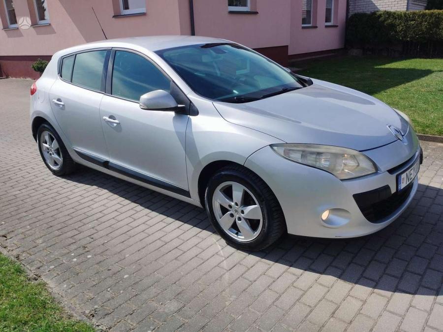 Pelēks Renault Megane 2009 Šilutė, ar dzinēja tilpumu 1.90 L un nobraukumu 250 tūkst. km par 2400 €, foto 4 vietnē AUTOMOTO.COM.LV