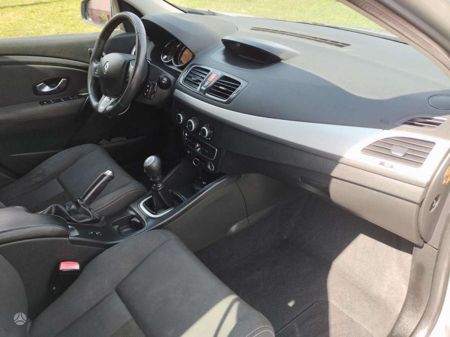 Pelēks Renault Megane 2009 Šilutė, ar dzinēja tilpumu 1.90 L un nobraukumu 250 tūkst. km par 2400 €, foto 13 vietnē AUTOMOTO.COM.LV