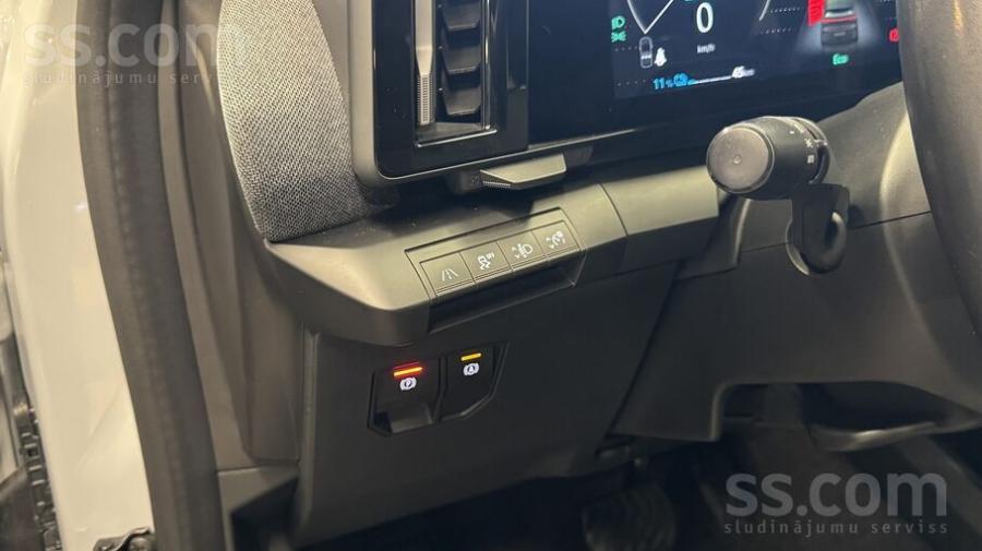 Pelēks Renault Megane 2023 Rīga, ar dzinēja tilpumu 1.50 L un nobraukumu 124 tūkst. km par 20990 €, foto 17 vietnē AUTOMOTO.COM.LV