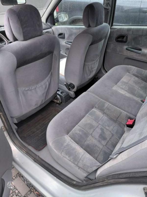 Grey Renault Megane 2000 in Klaipeda, with an engine capacity of 1.87 L and mileage of 316 thousand km for 500 €, photo 3 on AUTOMOTO.COM.LV