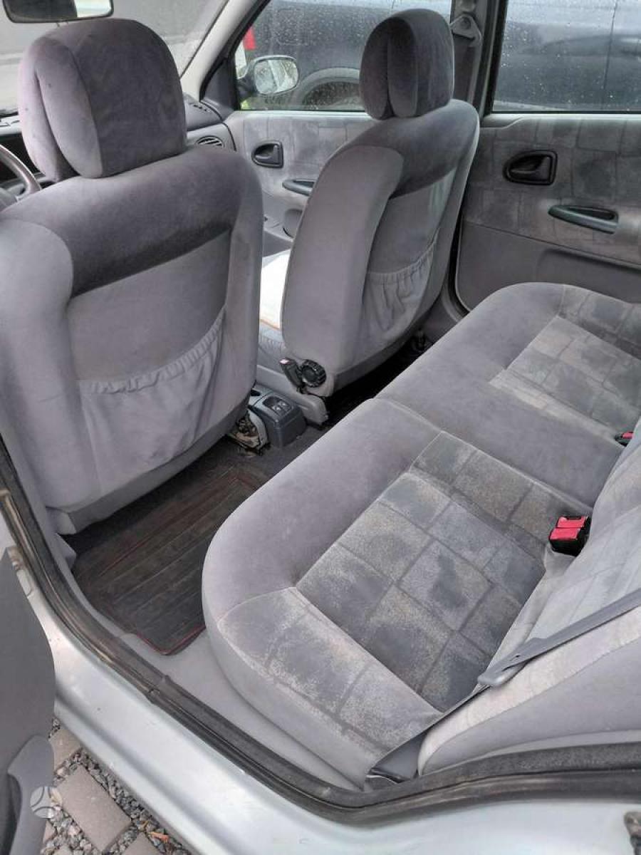 Grey Renault Megane 2000 in Klaipeda, with an engine capacity of 1.87 L and mileage of 316 thousand km for 500 €, photo 4 on AUTOMOTO.COM.LV
