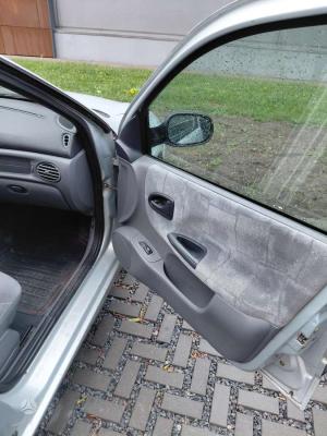 Grey Renault Megane 2000 in Klaipeda, with an engine capacity of 1.87 L and mileage of 316 thousand km for 500 €, photo 8 on AUTOMOTO.COM.LV