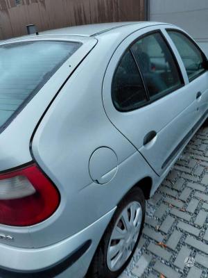 Grey Renault Megane 2000 in Klaipeda, with an engine capacity of 1.87 L and mileage of 316 thousand km for 500 €, photo 11 on AUTOMOTO.COM.LV
