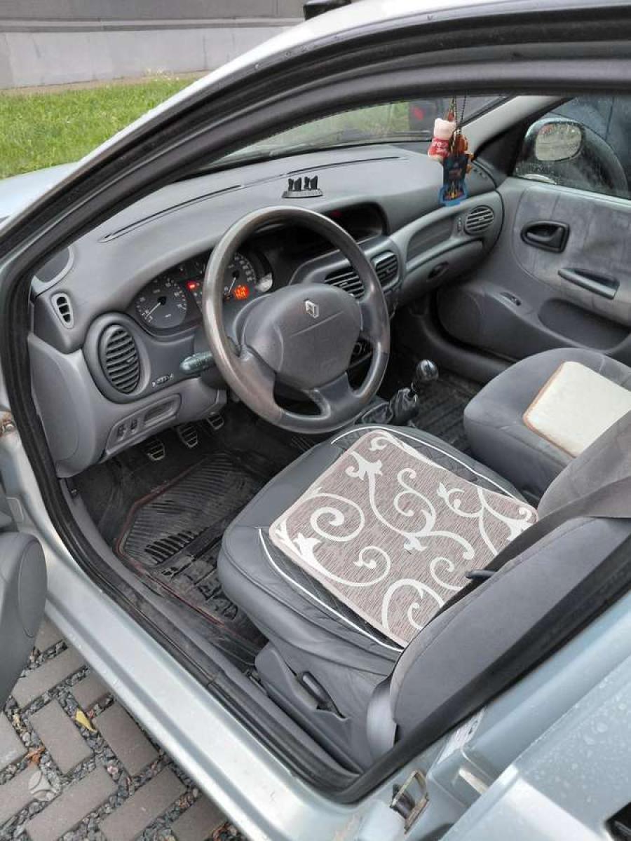 Grey Renault Megane 2000 in Klaipeda, with an engine capacity of 1.87 L and mileage of 316 thousand km for 500 €, photo 13 on AUTOMOTO.COM.LV