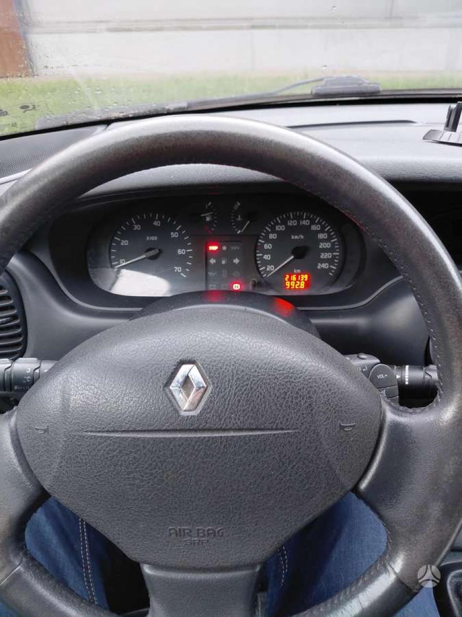Grey Renault Megane 2000 in Klaipeda, with an engine capacity of 1.87 L and mileage of 316 thousand km for 500 €, photo 14 on AUTOMOTO.COM.LV