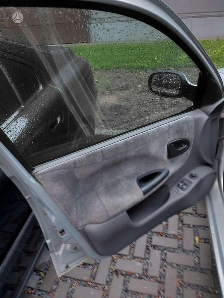 Grey Renault Megane 2000 in Klaipeda, with an engine capacity of 1.87 L and mileage of 316 thousand km for 500 €, photo 15 on AUTOMOTO.COM.LV