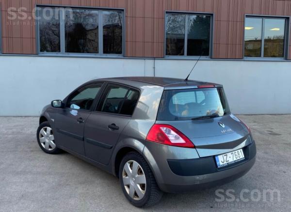 Grey Renault Megane 2003 in Riga, with an engine capacity of 2.00 L and mileage of 0 thousand km for 320 €, photo 1 on AUTOMOTO.COM.LV
