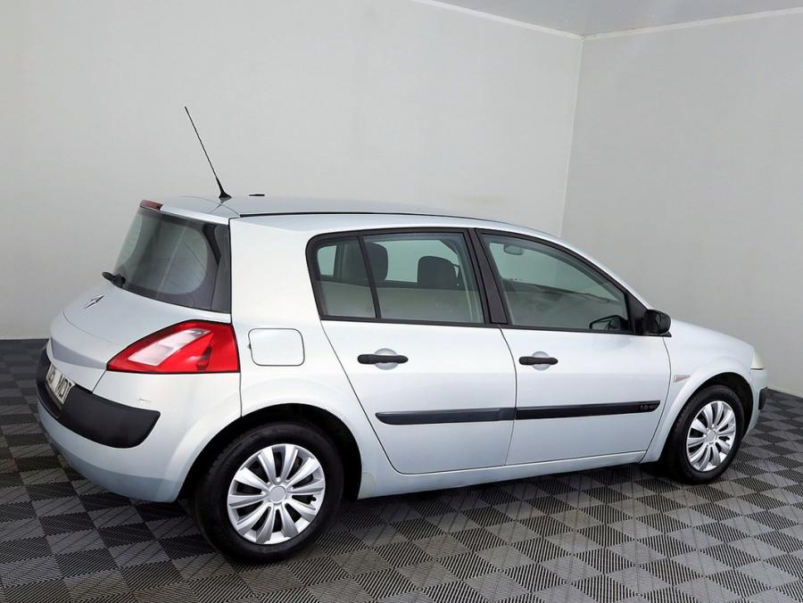 Grey Renault Megane 2003 in Tallinn, with an engine capacity of 1.60 L and mileage of 173 thousand km for 1099 €, photo 11 on AUTOMOTO.COM.LV