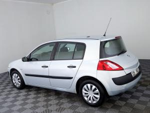 Grey Renault Megane 2003 in Tallinn, with an engine capacity of 1.60 L and mileage of 173 thousand km for 1099 €, photo 12 on AUTOMOTO.COM.LV
