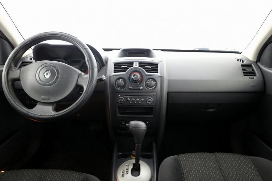 Grey Renault Megane 2003 in Tallinn, with an engine capacity of 1.60 L and mileage of 173 thousand km for 1099 €, photo 13 on AUTOMOTO.COM.LV