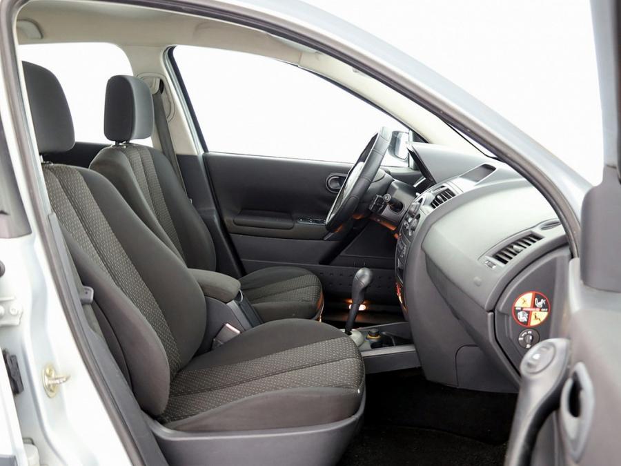 Grey Renault Megane 2003 in Tallinn, with an engine capacity of 1.60 L and mileage of 173 thousand km for 1099 €, photo 14 on AUTOMOTO.COM.LV
