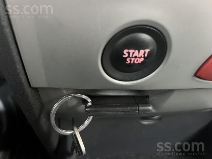 Pelēks Renault Megane 2003 Jelgava, ar dzinēja tilpumu 1.40 L un nobraukumu 138 tūkst. km par 1150 €, foto 11 vietnē AUTOMOTO.COM.LV