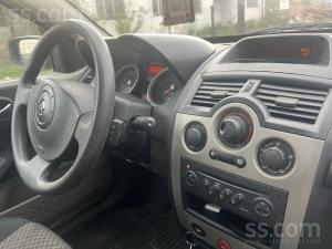 Pelēks Renault Megane 2003 Jelgava, ar dzinēja tilpumu 1.40 L un nobraukumu 138 tūkst. km par 1150 €, foto 12 vietnē AUTOMOTO.COM.LV