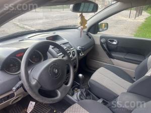 Pelēks Renault Megane 2003 Jelgava, ar dzinēja tilpumu 1.40 L un nobraukumu 138 tūkst. km par 1150 €, foto 13 vietnē AUTOMOTO.COM.LV